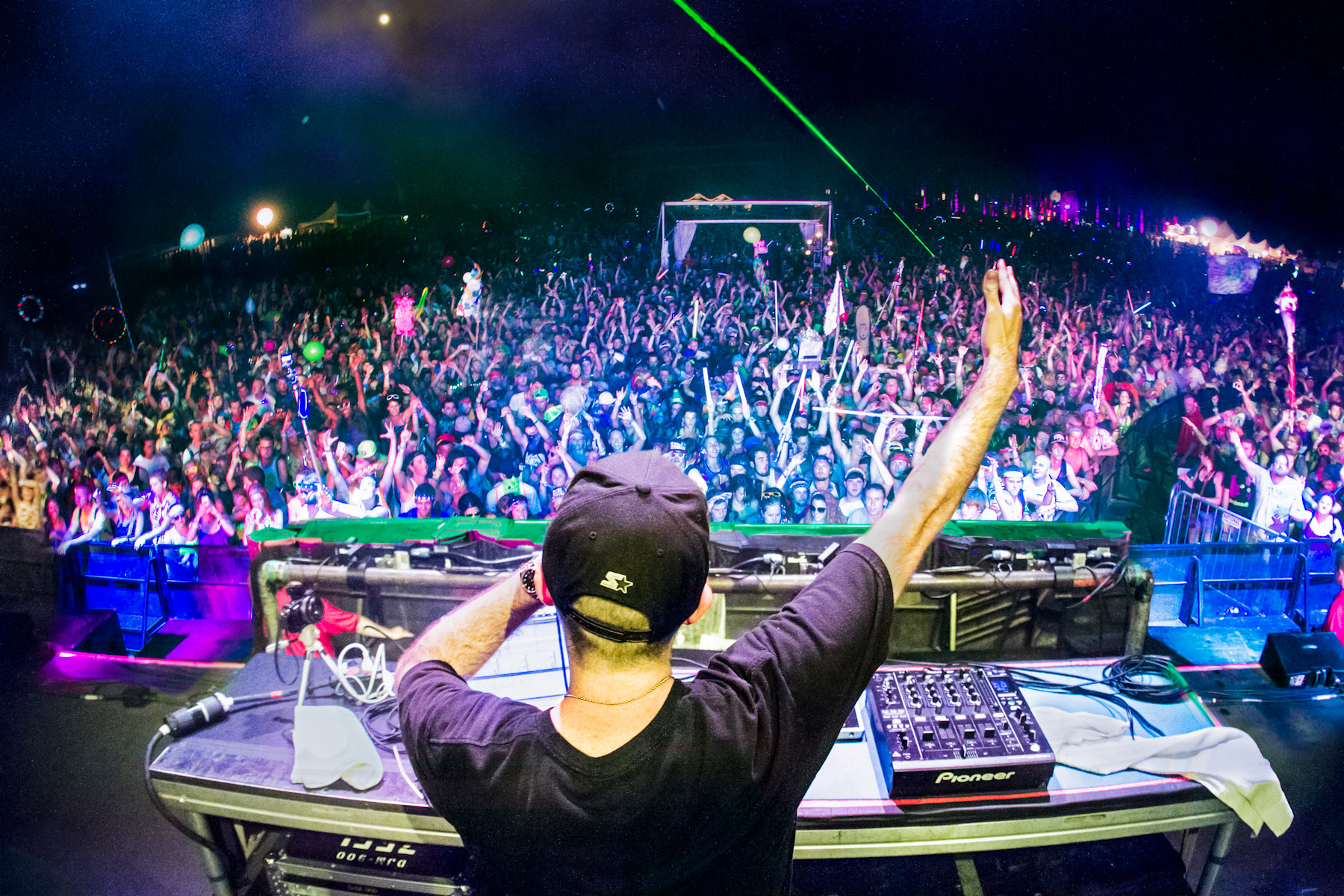 Tips for making concert/DJ photographs more exciting? : r/photography